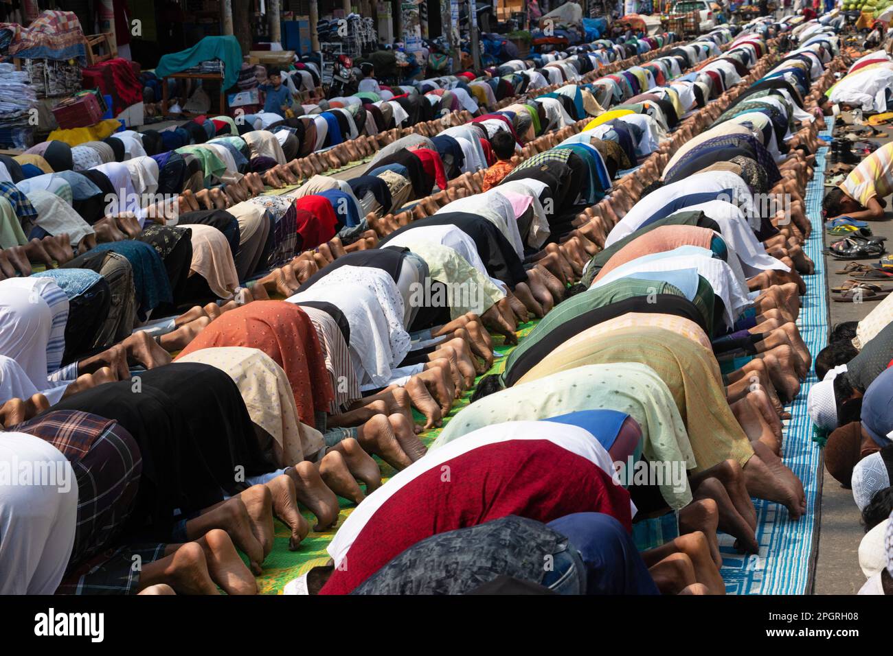 Boys praying during ramadan hi-res stock photography and images - Alamy
