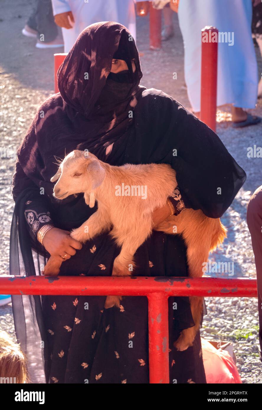 Omani burqa hi-res stock photography and images - Alamy