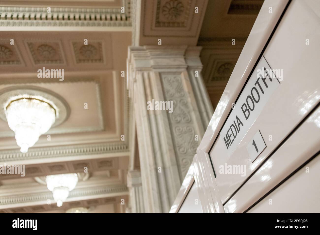 Romanian parliament building hi-res stock photography and images - Alamy