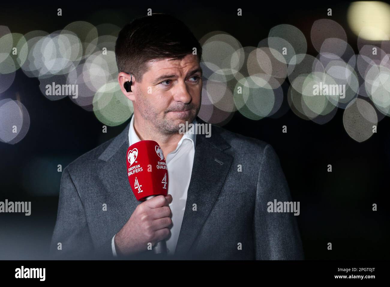 Steven Gerrard, England TV commentator Stock Photo - Alamy