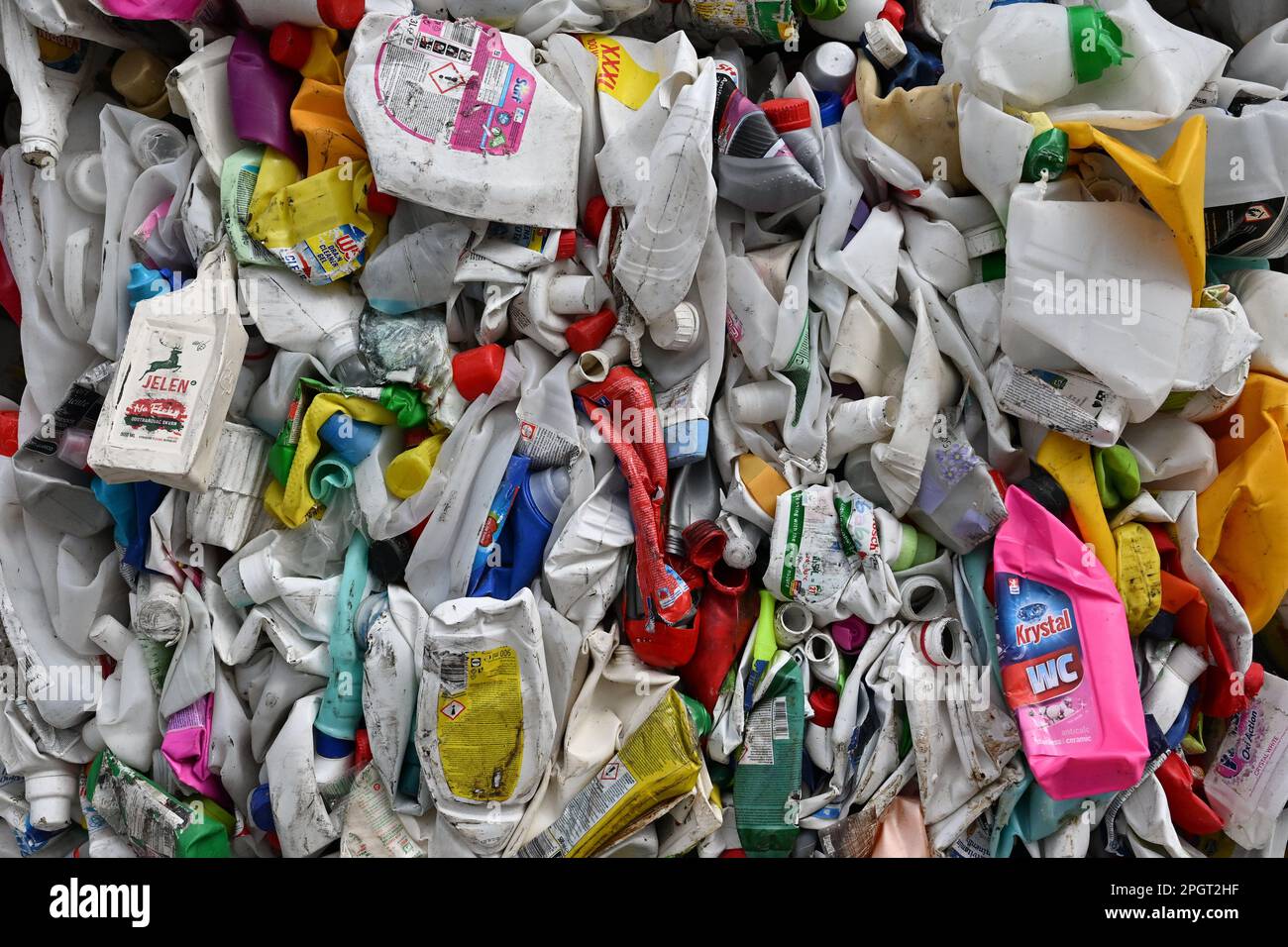 Opening of sorting line for paper, plastics and metal containers, on ...