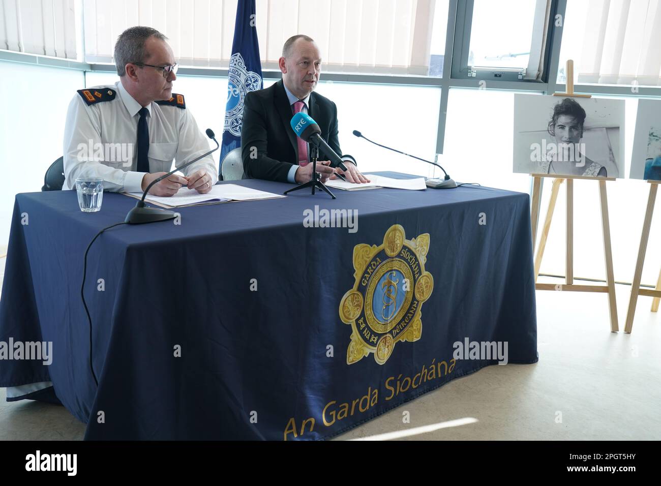 Superintendent Tim Burke (left) and Detective Superintendent Eddie ...