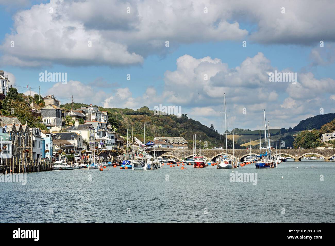 Looe quay road hi-res stock photography and images - Alamy