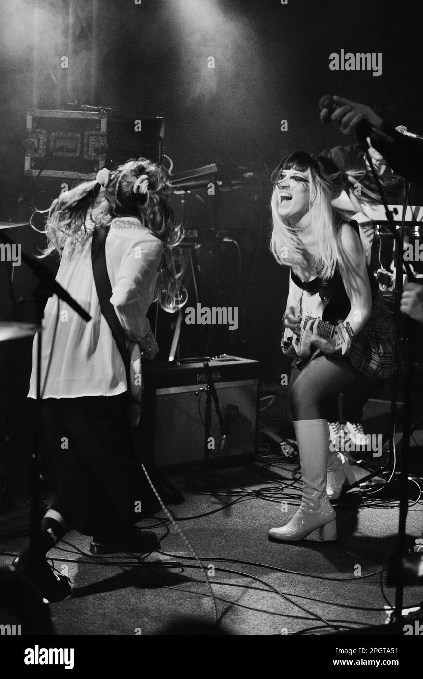 Baby of the bunch singing Black and White Stock Photos & Images - Alamy