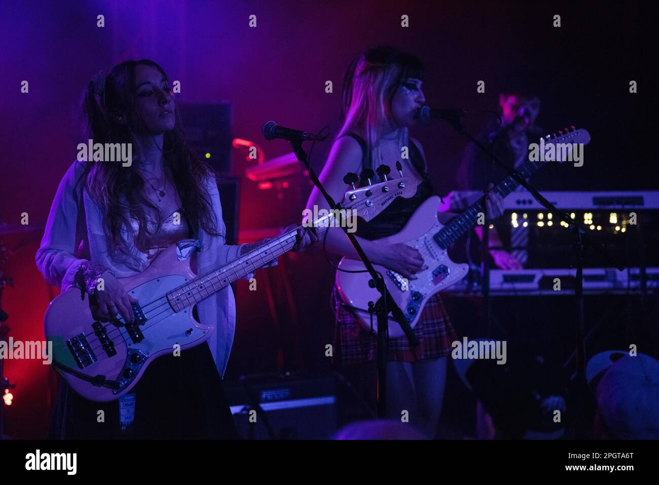 Baby of the bunch singing hi-res stock photography and images - Alamy