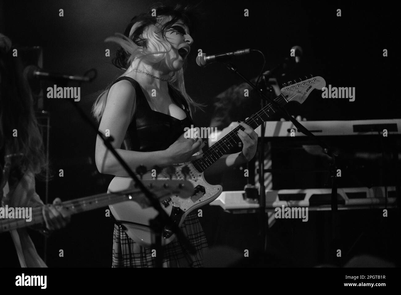 Baby of the bunch singing hi-res stock photography and images - Alamy