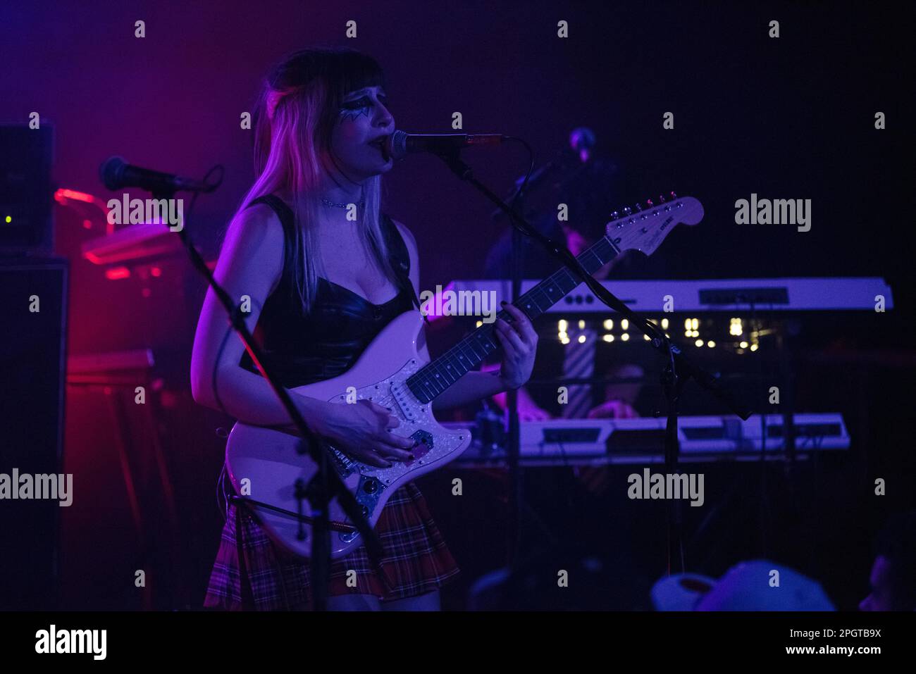 Baby of the bunch singing hi-res stock photography and images - Alamy