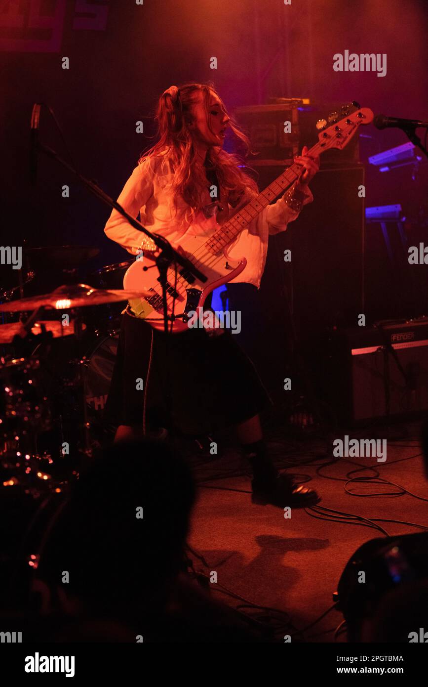 Baby of the bunch batterista hi-res stock photography and images - Alamy