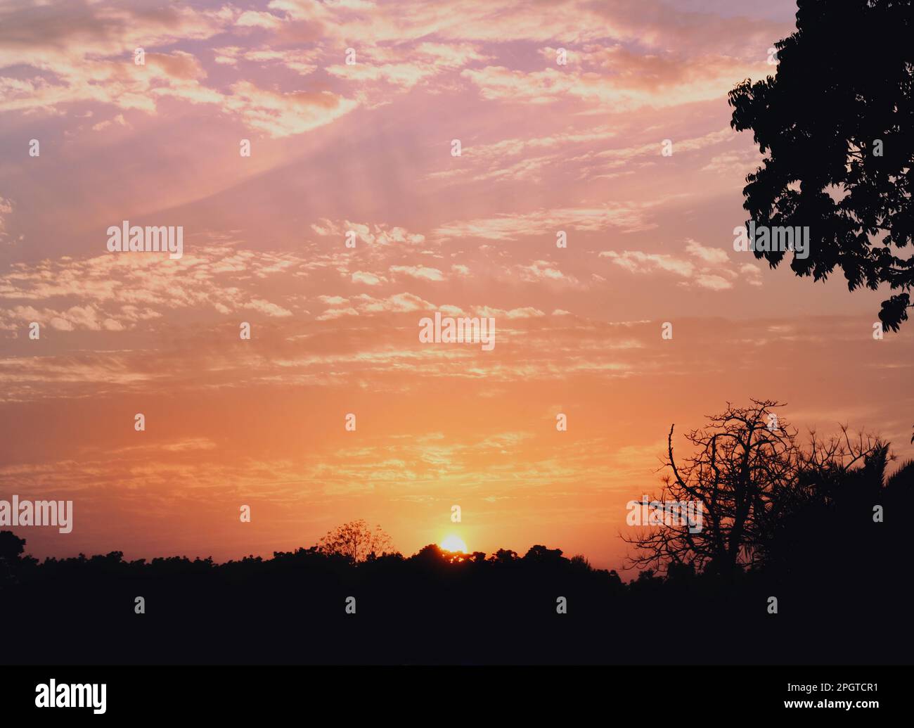 Sunset sky with gorgeous colors Stock Photo - Alamy