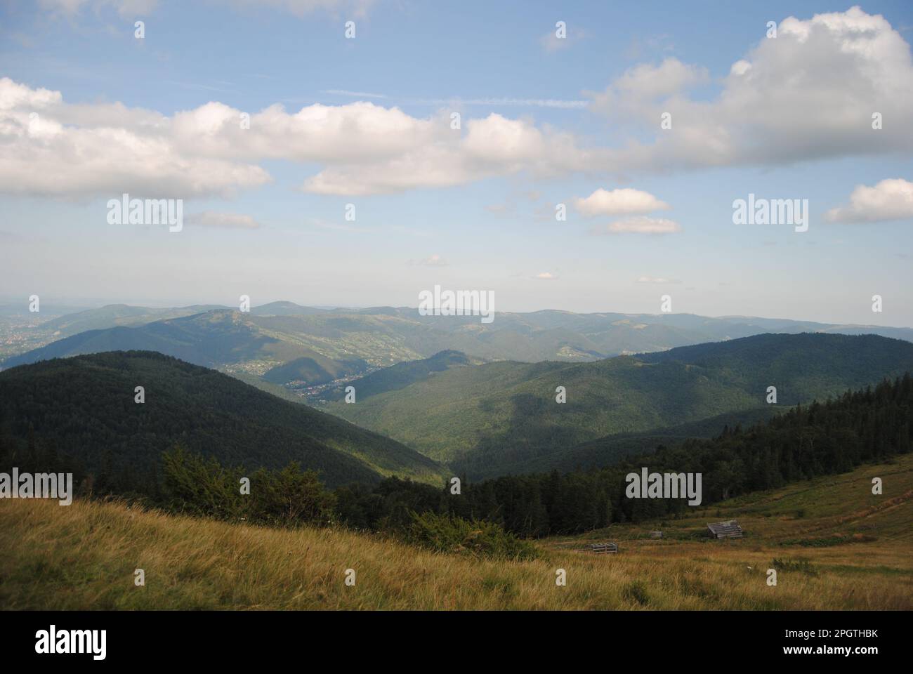 Ukrainian mountains hi-res stock photography and images - Alamy