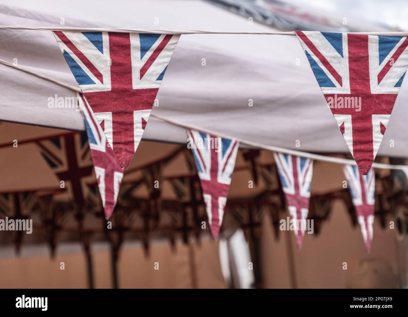 Small union jack flags hi-res stock photography and images - Alamy
