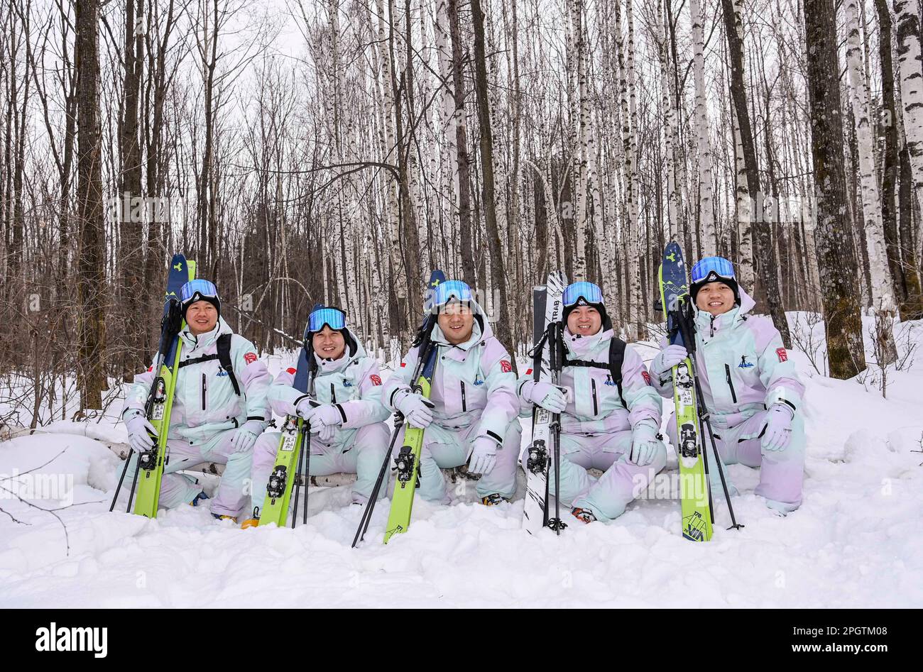(230324) -- CHANGCHUN, March 24, 2023 (Xinhua) -- Police officers Sun ...