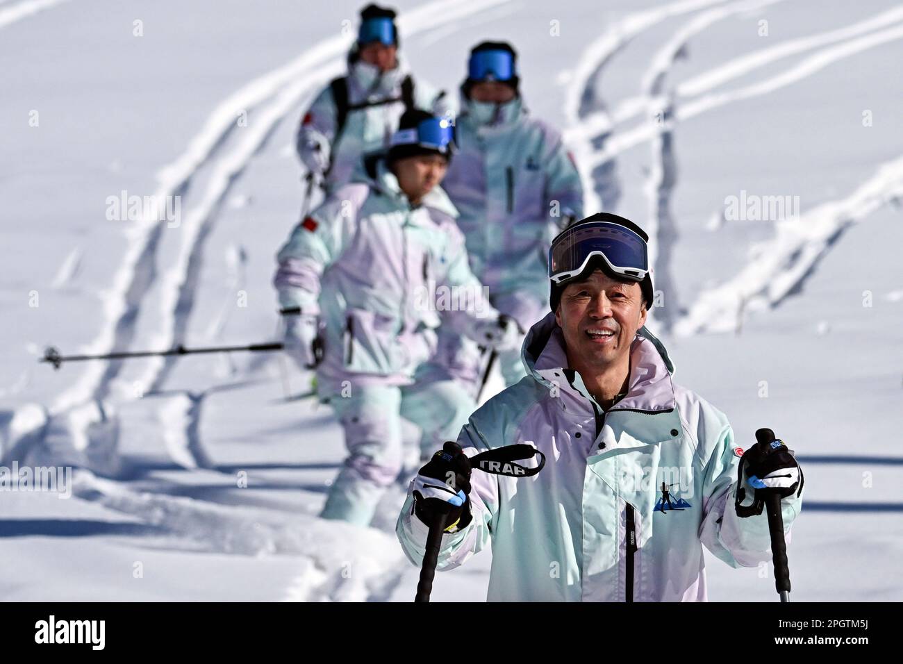 (230324) -- CHANGCHUN, March 24, 2023 (Xinhua) -- Police officer Wang ...