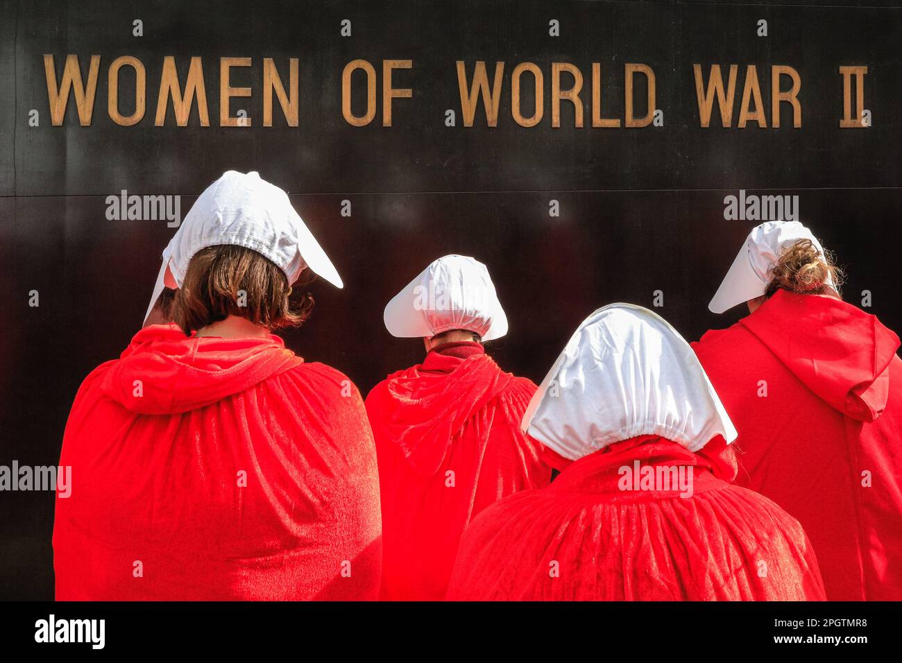 Handmaiden outfit hi-res stock photography and images - Alamy