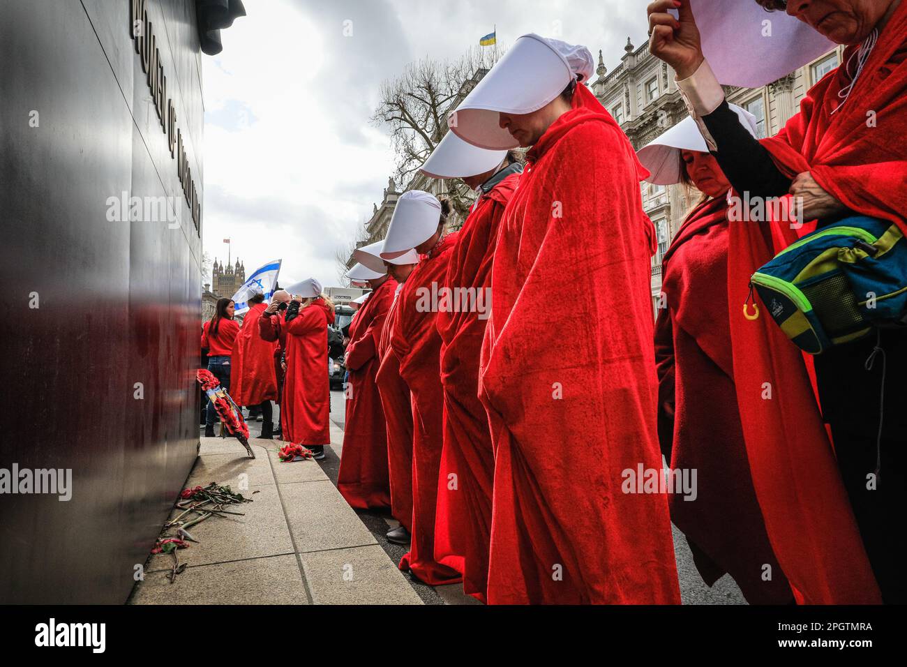 Handmaiden outfit hi-res stock photography and images - Alamy