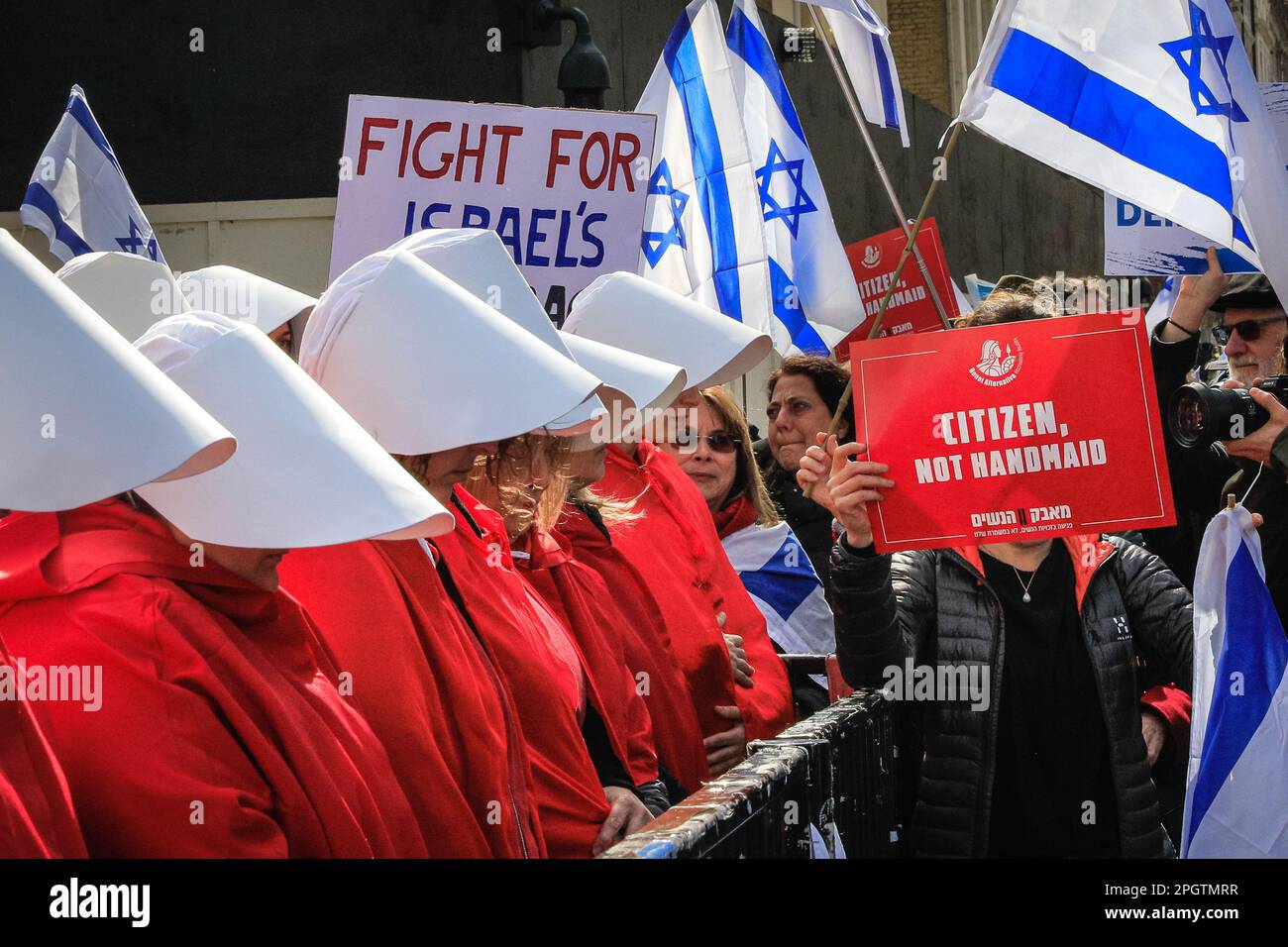 Handmaiden outfit hi-res stock photography and images - Alamy