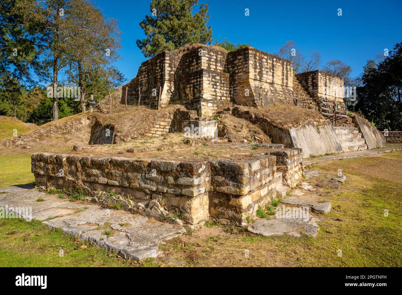 Iximche ruins in Guatemala Stock Photo - Alamy