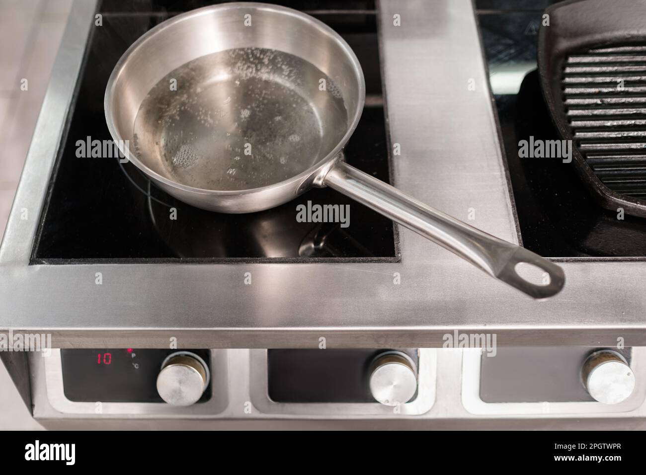 pot kitchen utensils professional restaurant Stock Photo - Alamy