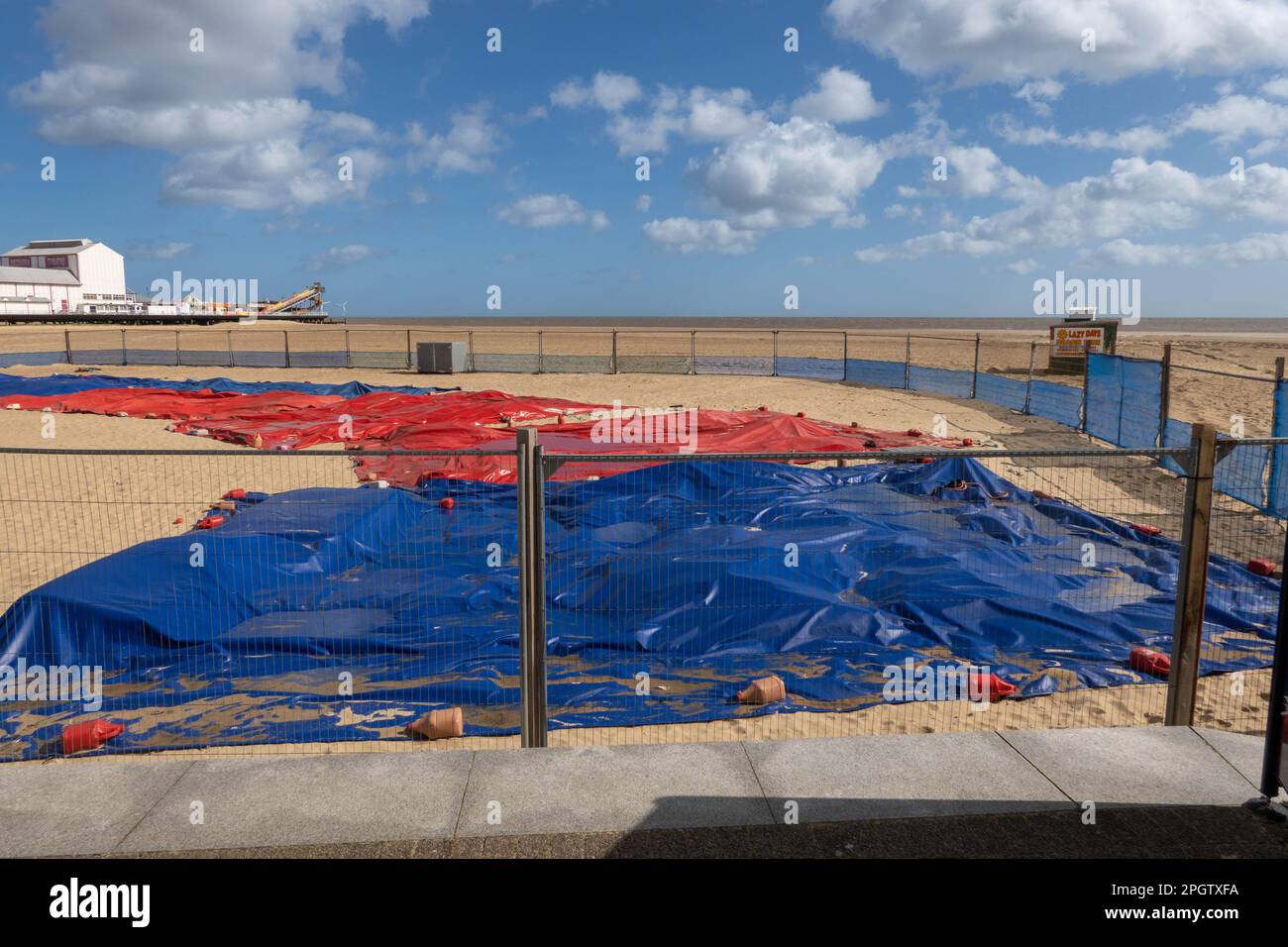 Preparing bouncy castle hi-res stock photography and images - Alamy
