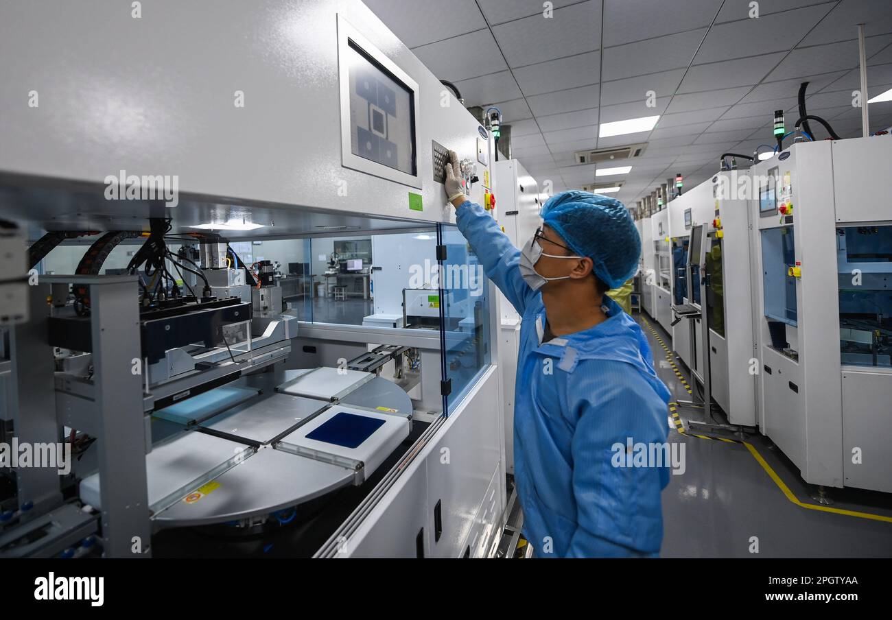 Focus on number 22 hi-res stock photography and images - Alamy