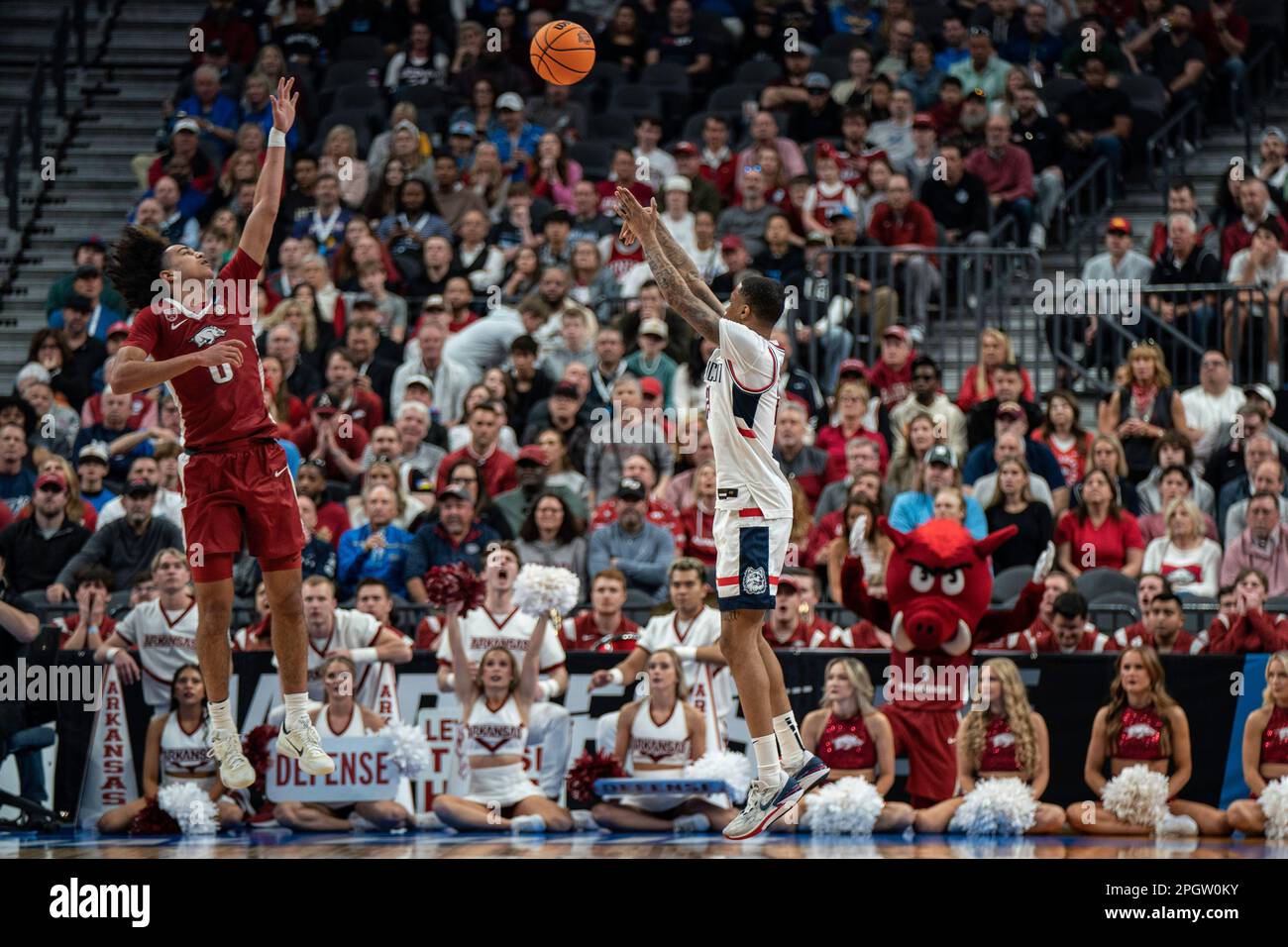 Connecticut Huskies guard Jordan Hawkins (24) shoots over Arkansas ...