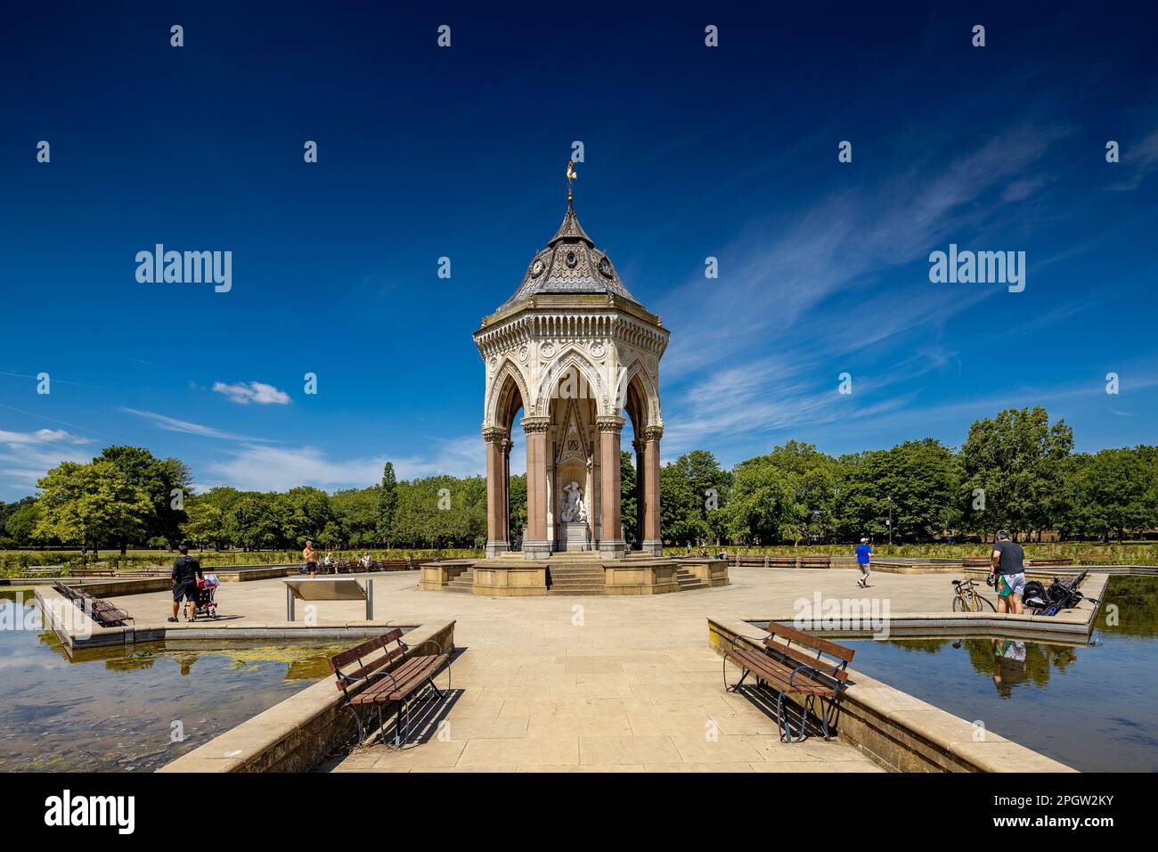 London fields hackney street hi-res stock photography and images - Alamy