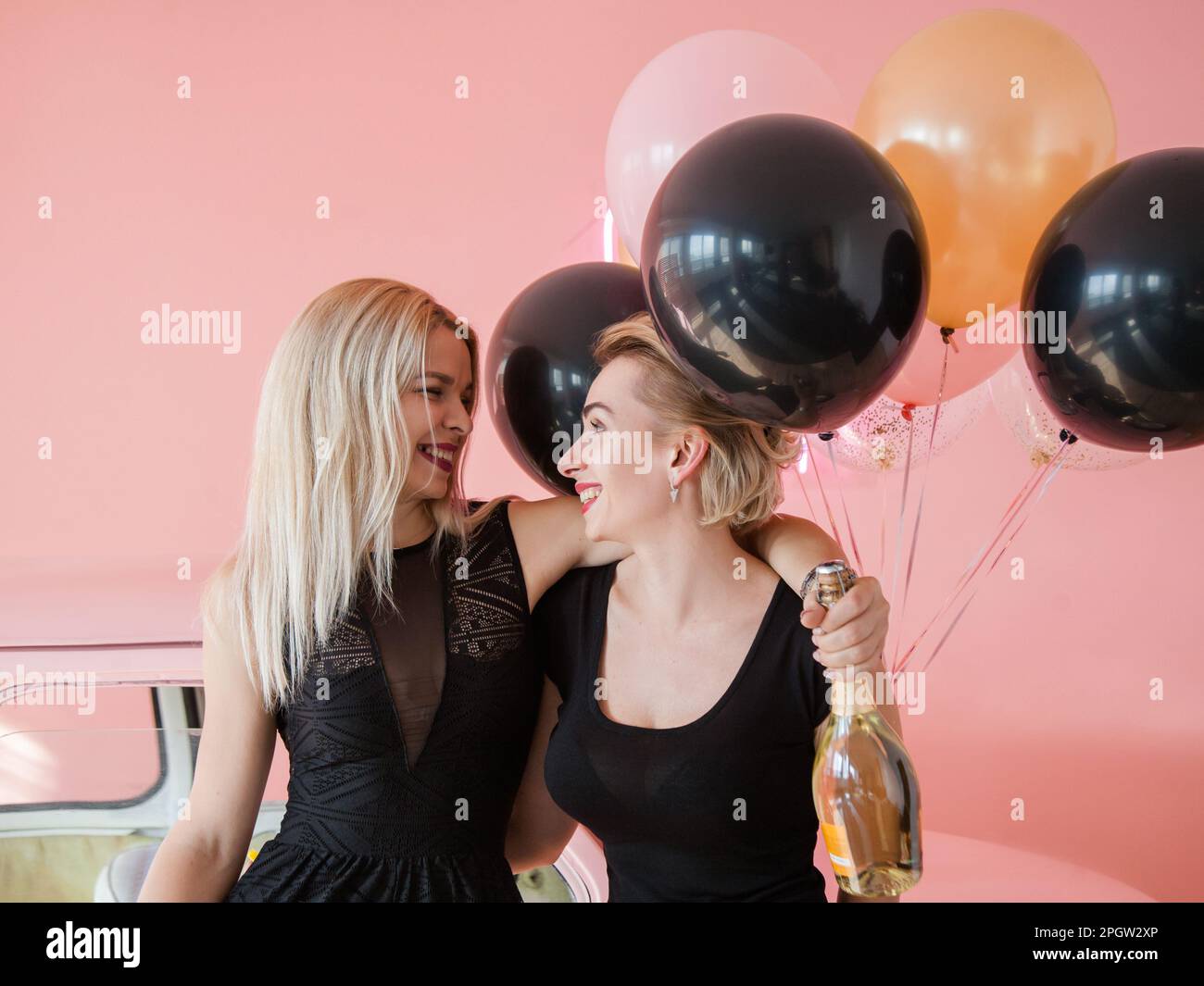 Girls vintage party hi-res stock photography and images - Alamy