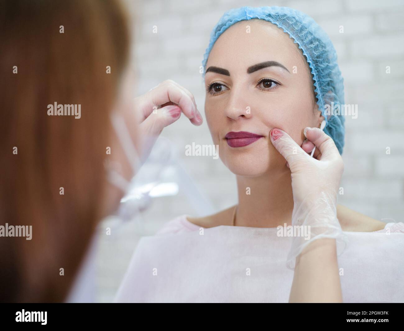 Lip contouring hi-res stock photography and images - Alamy