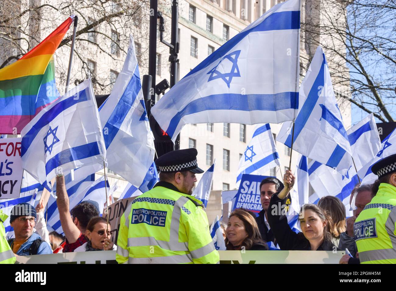 London, UK. 24th March 2023. Crowds of British Israelis and British ...