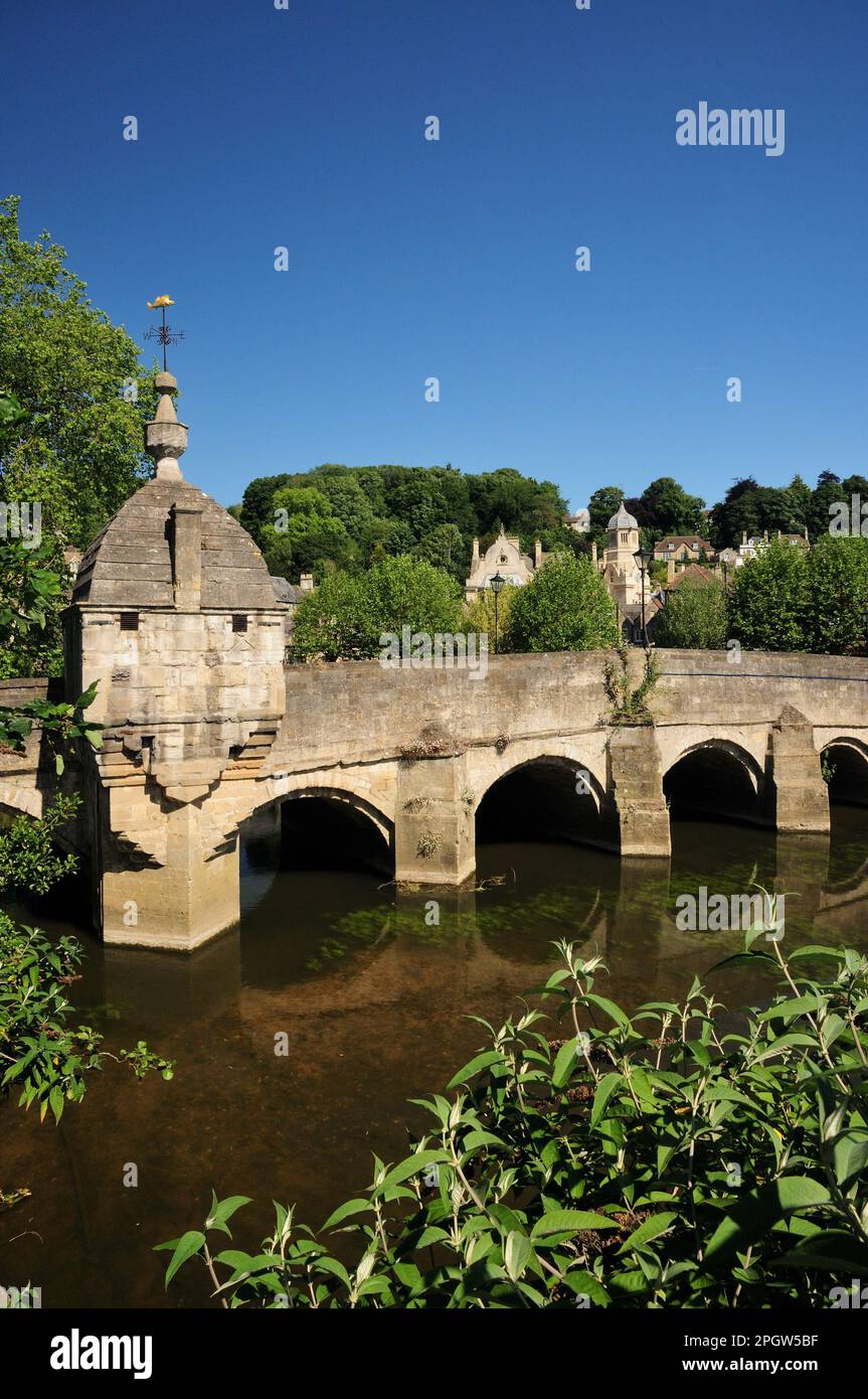 Town Bridge over the river Avon in Bradford-on-Avon, Wiltshire Stock ...