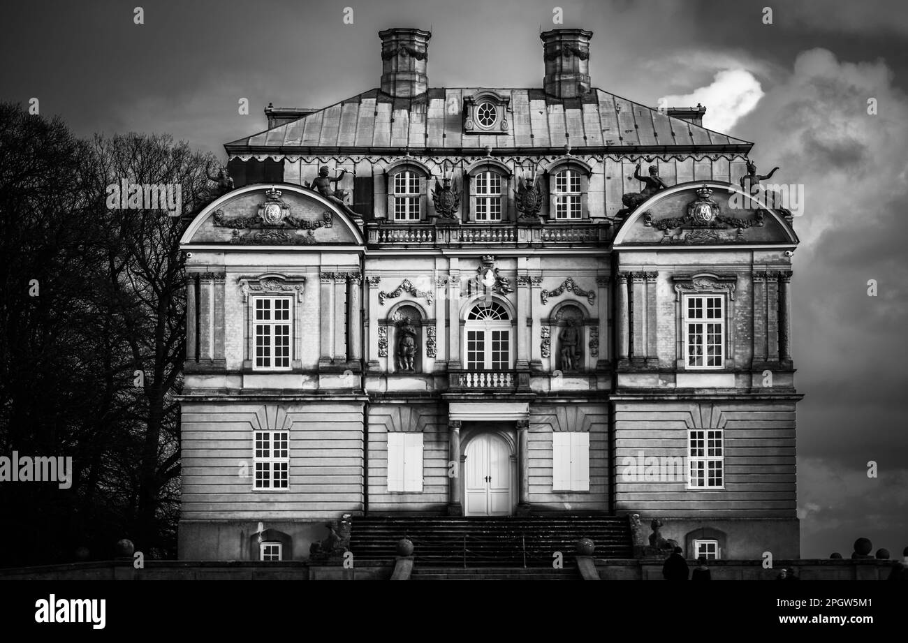 Man travel around world Black and White Stock Photos & Images - Alamy