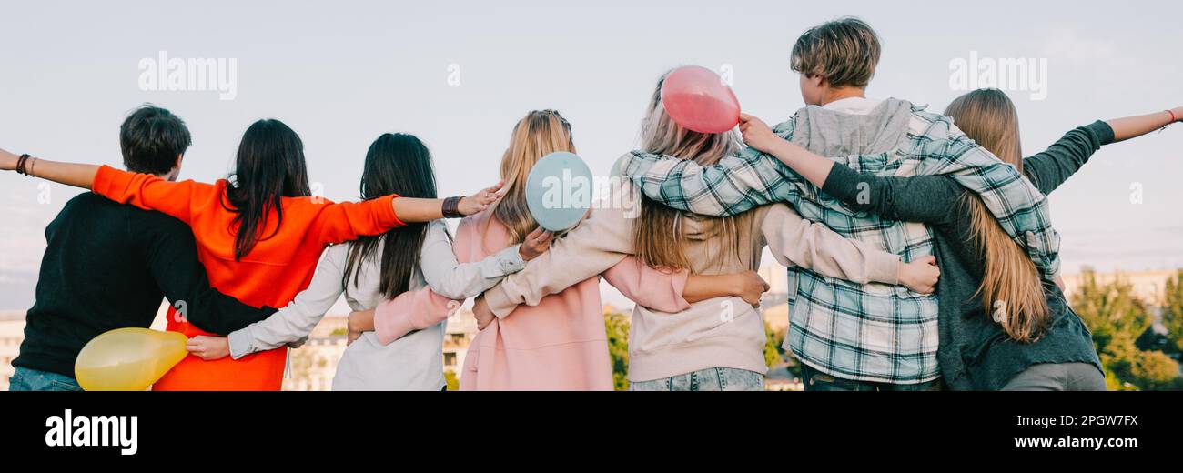 Teen friendship communication hi-res stock photography and images - Alamy