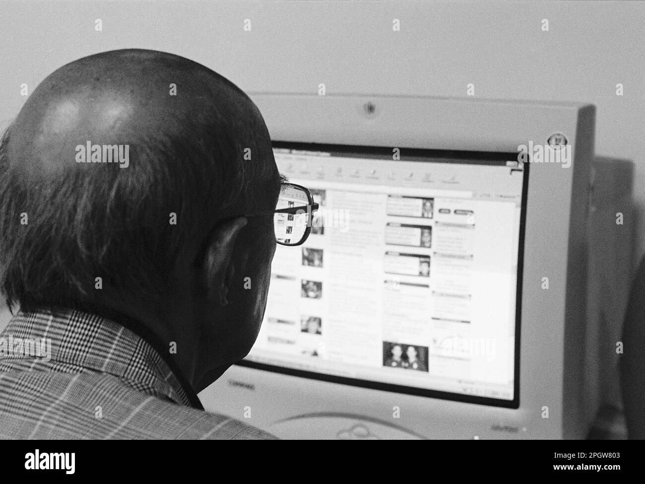 Computer 2000 Black and White Stock Photos & Images - Alamy