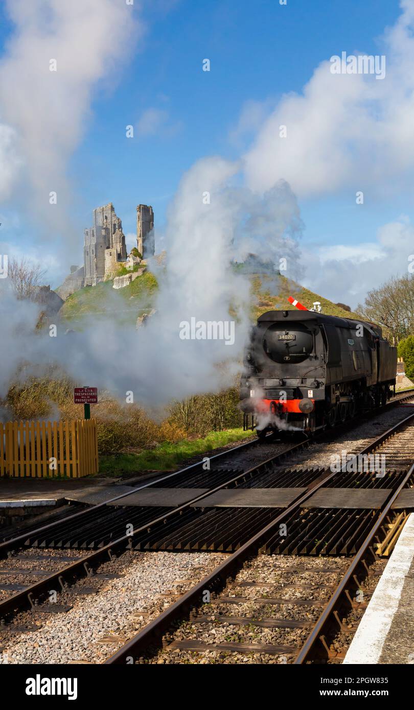 Corfe Castle Dorset, UK. 24th March 2023. Steam locomotive Manston ...