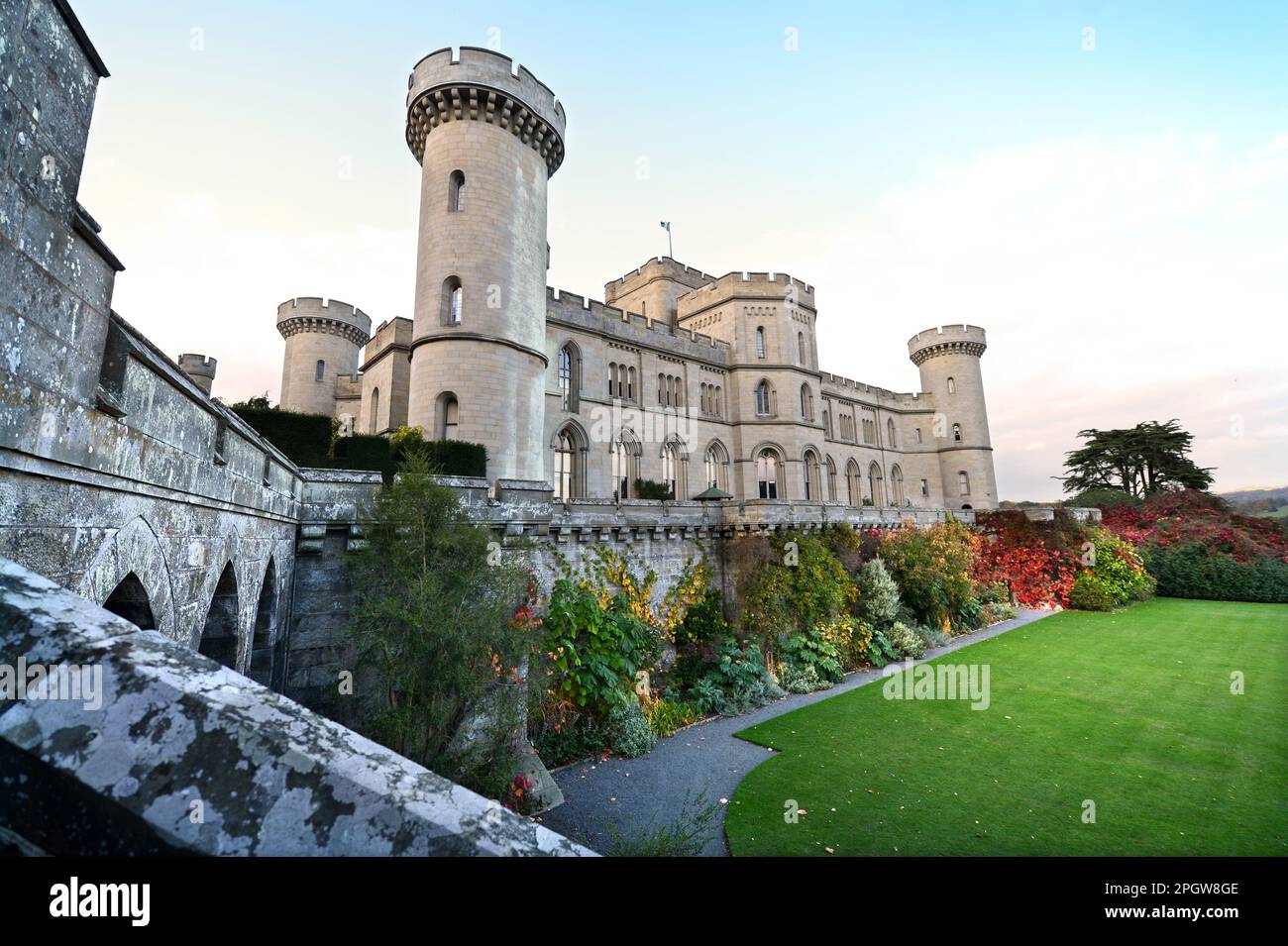 Eastnor castle hi-res stock photography and images - Alamy