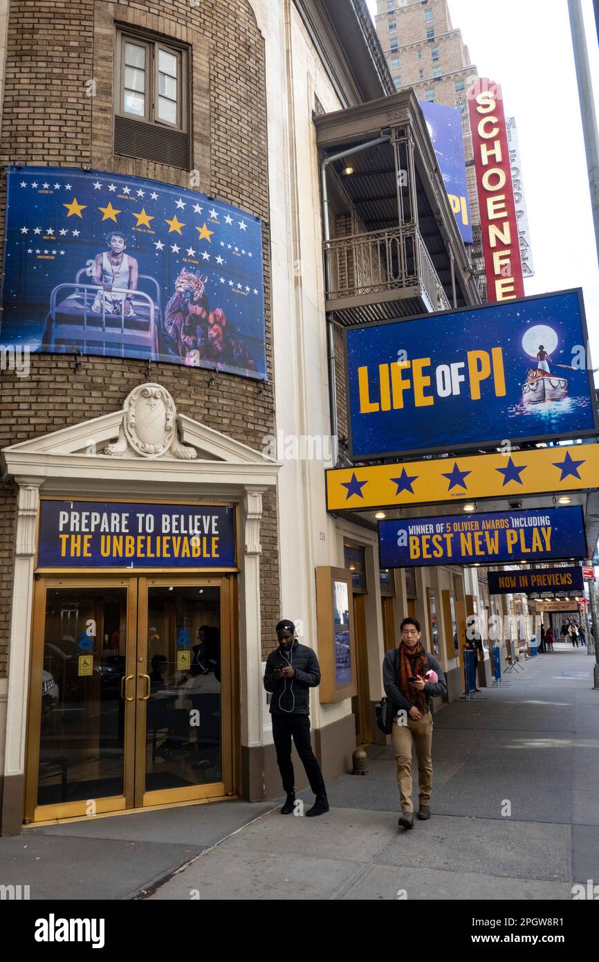 Schoenfeld Theater in Times Square advertising "Life of Pi", New York ...