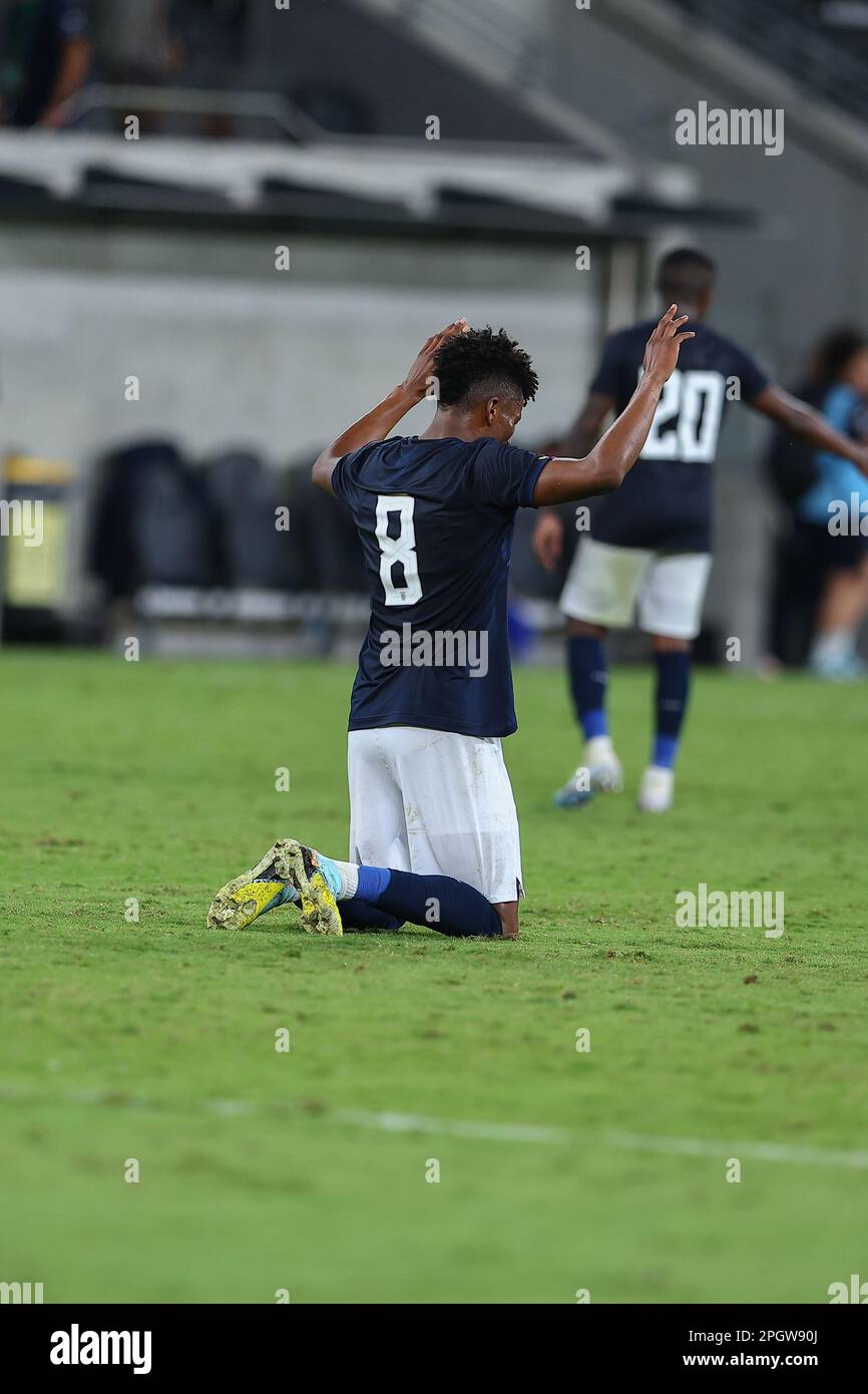 Kevin rodriguez ecuador friendly hi-res stock photography and images ...