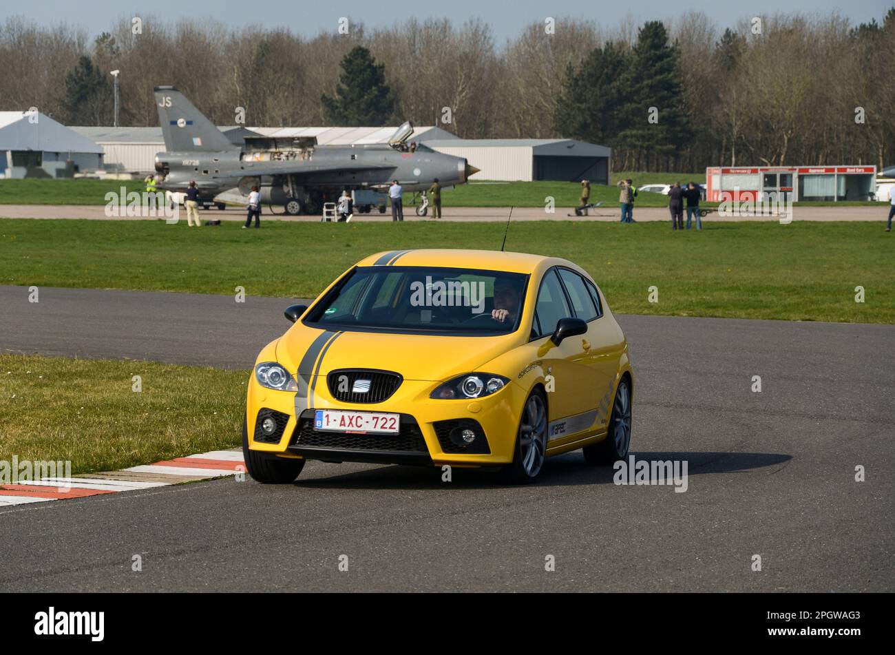 Car test track hi-res stock photography and images - Alamy
