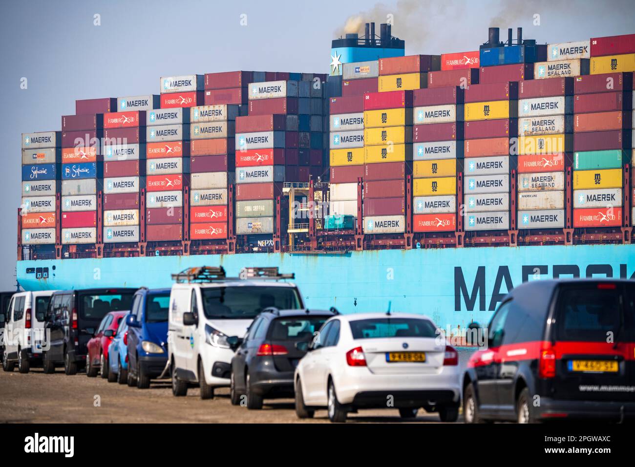 Netherlands tug tugs hi-res stock photography and images - Alamy