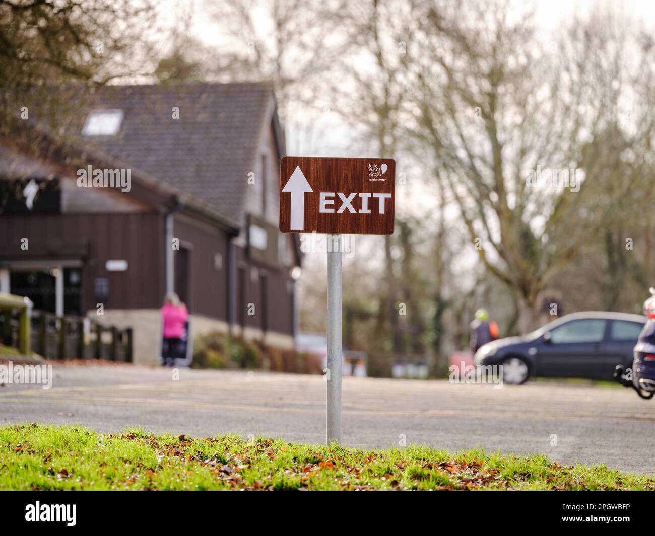 Rutland Water, UK. 10 February, 2023. An exit sign at Normanton Church ...