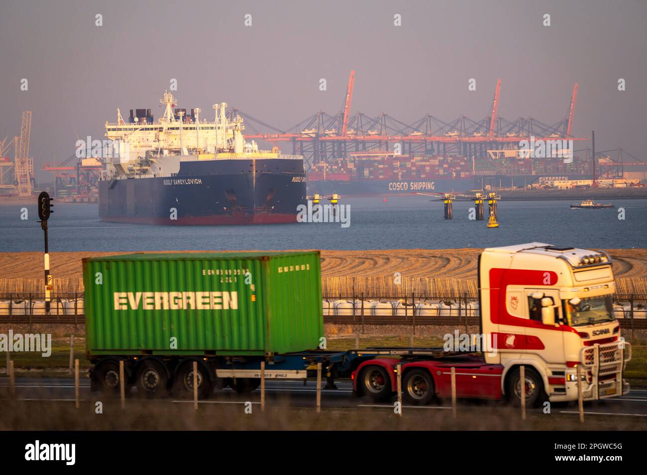LNG tanker Rudolf Samoylovich, for liquid natural gas in the seaport of ...