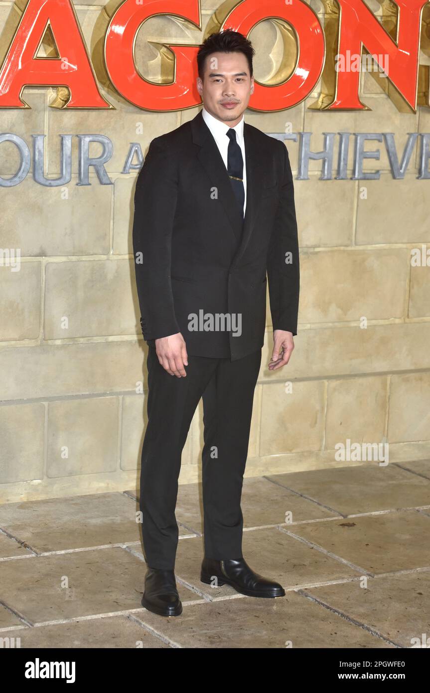 Posed photocall hi-res stock photography and images - Alamy