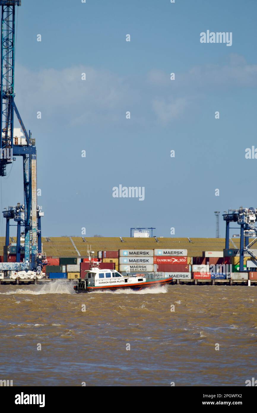 Port terminal operations hi-res stock photography and images - Alamy