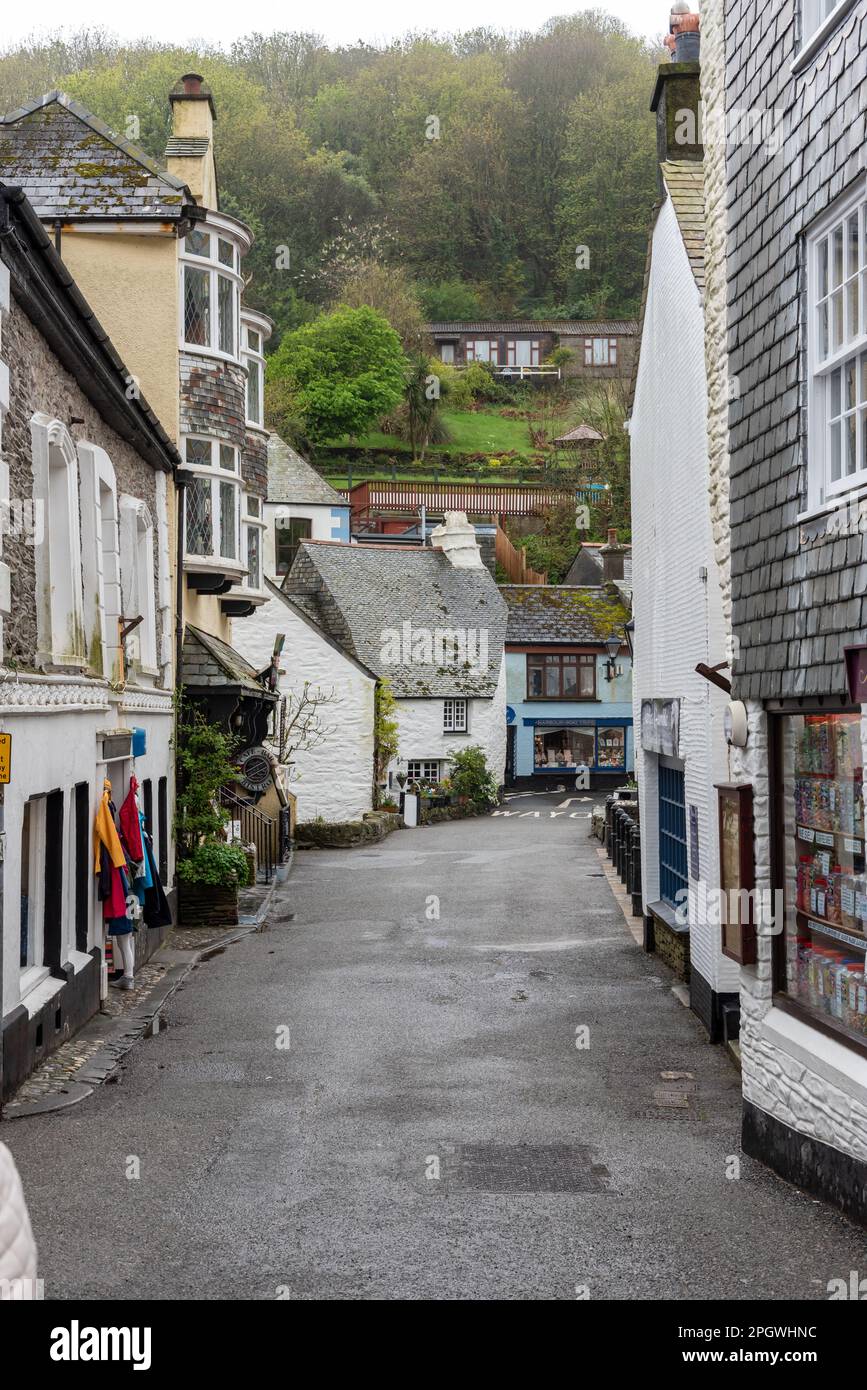 Street of Cornwall with houses facing each other in UK Stock Photo - Alamy