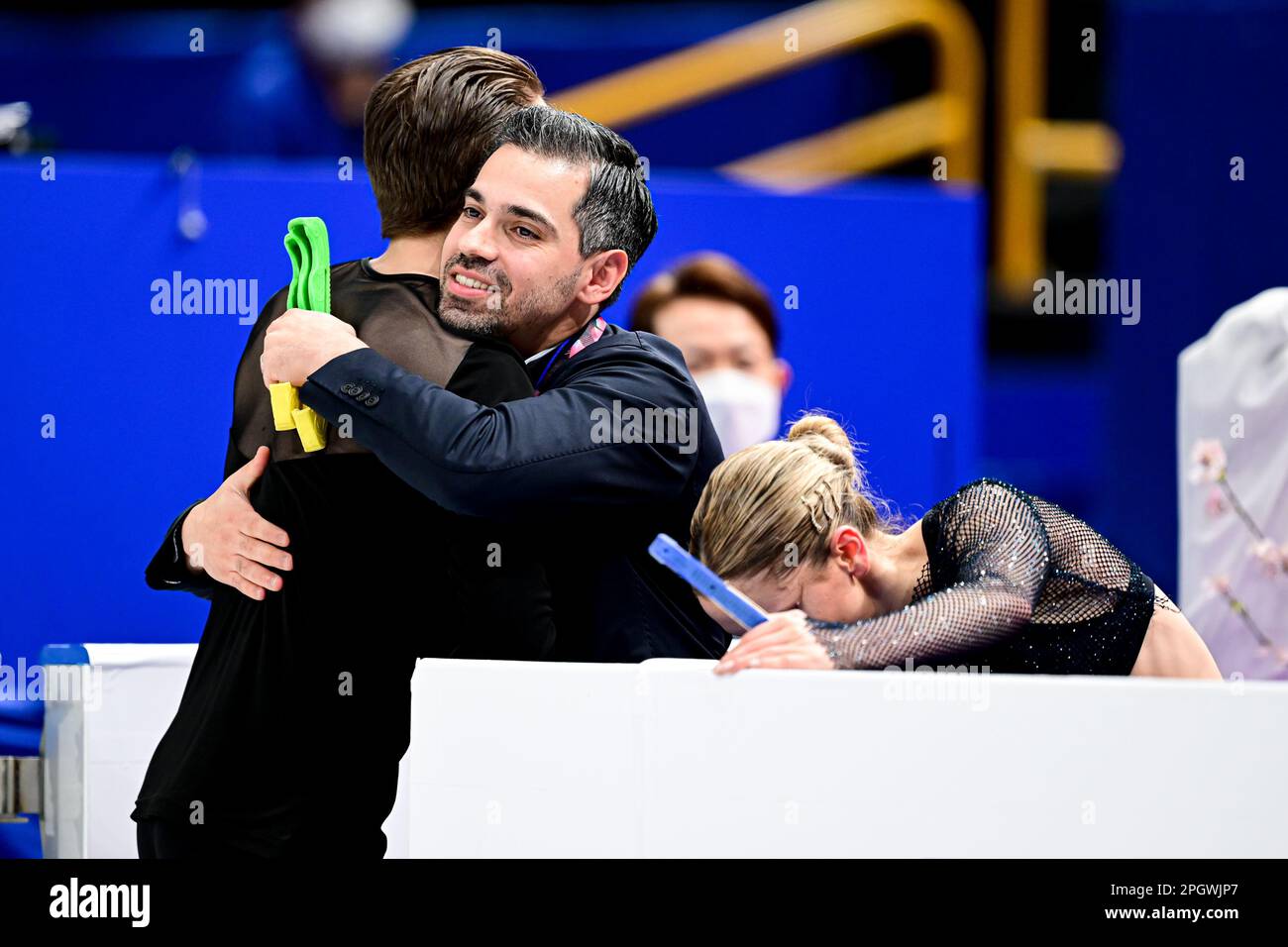 Victoria MANNI & Carlo ROETHLISBERGER (ITA), hugs with Luca Lanotte ...