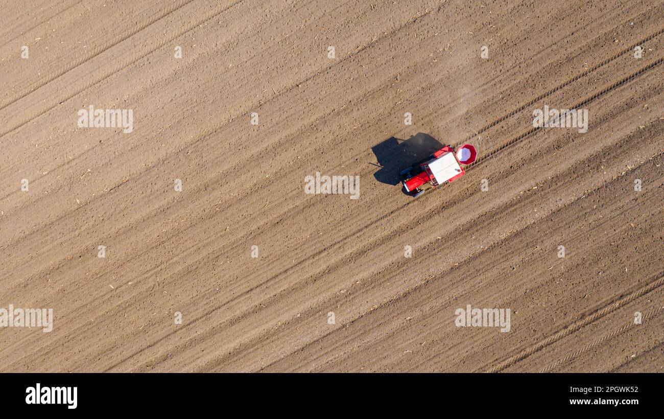Spreading fertilizers hi-res stock photography and images - Alamy