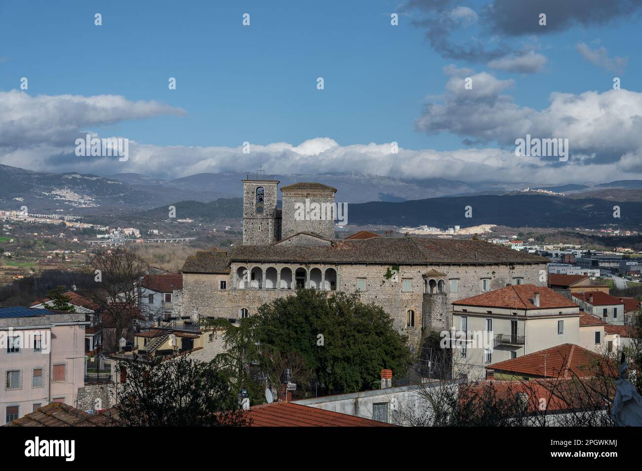 Macchia d'Isernia is an Italian town of 1,008 inhabitants in the ...