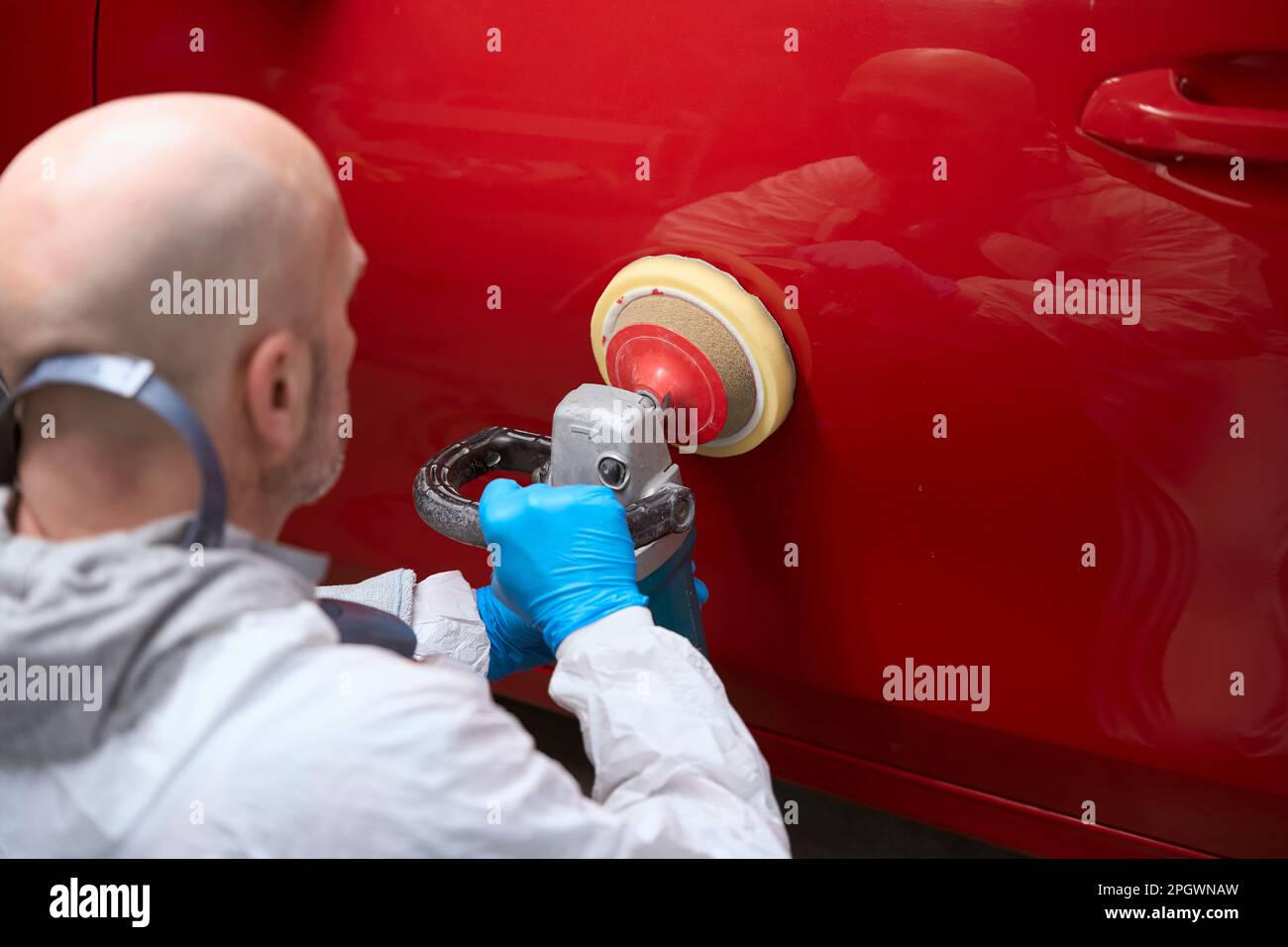Accident body repairs hi-res stock photography and images - Alamy