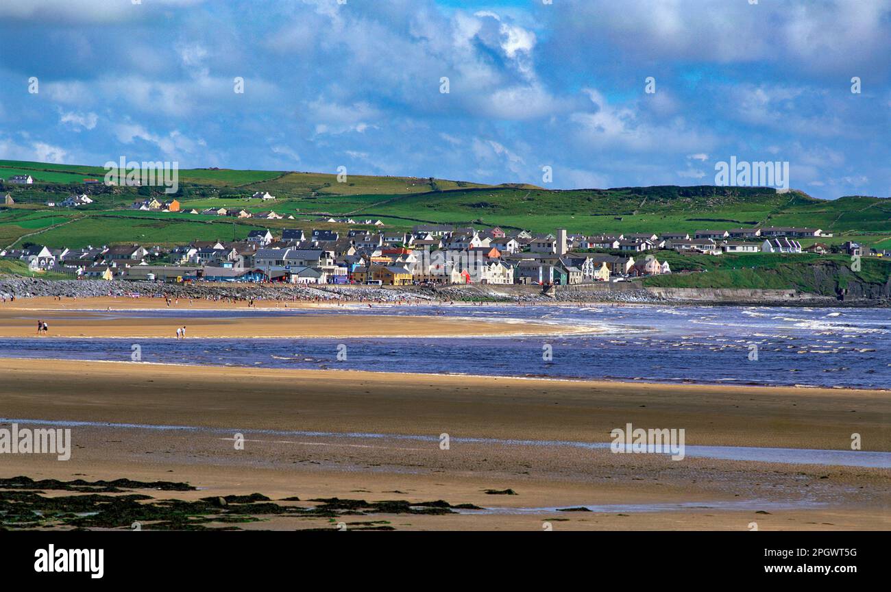 The town of Lahinch, on Lascannor Bay, County Clare, Ireland Stock ...