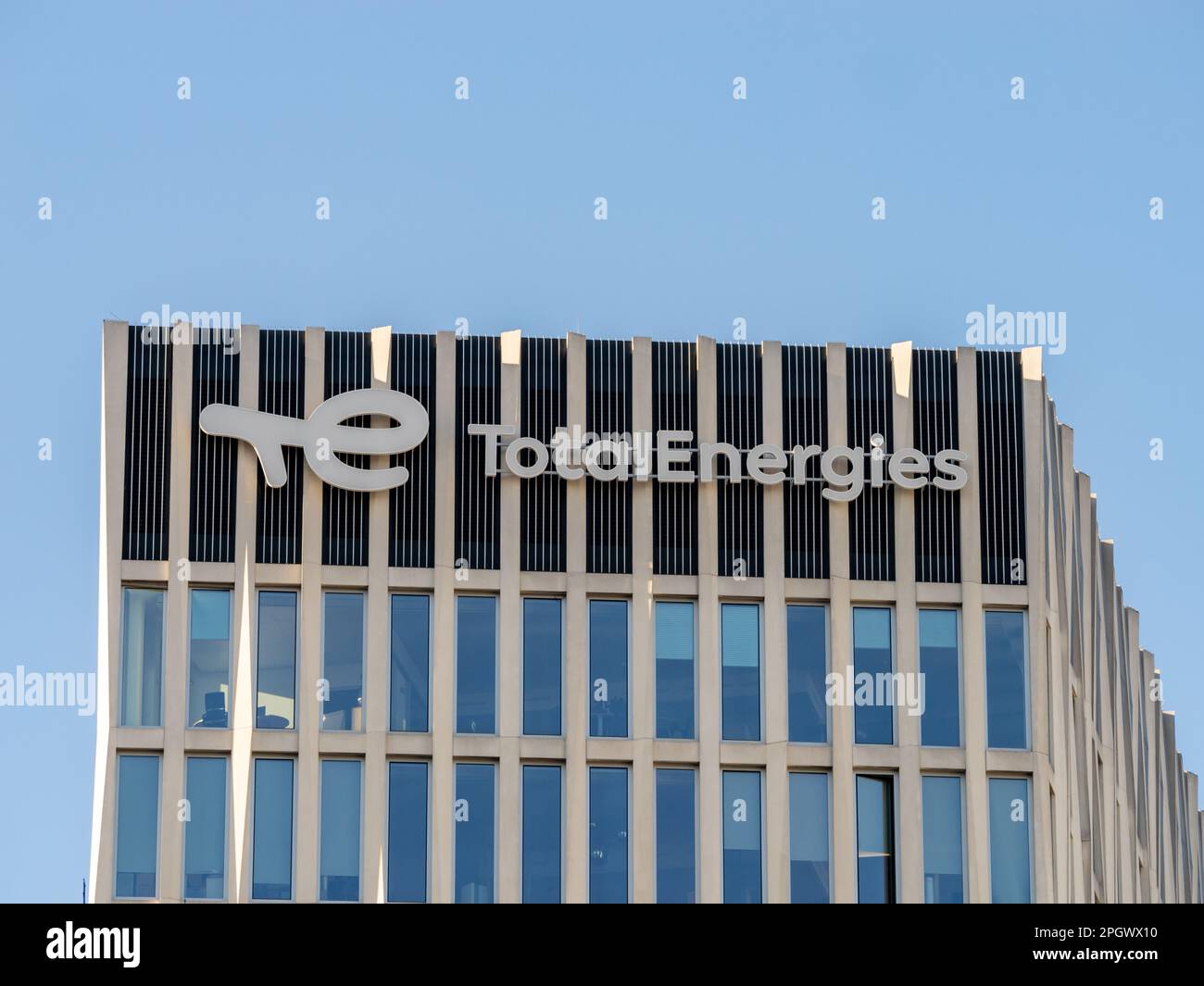 Totalenergies logo hi-res stock photography and images - Alamy